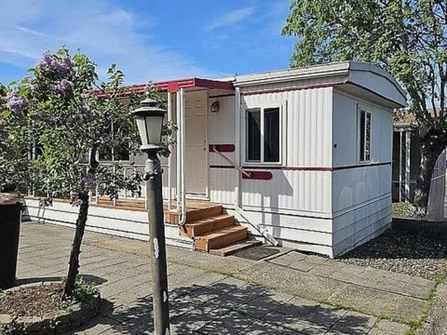 21100 NE Sandy Blvd Unit 32, Fairview, OR 97024