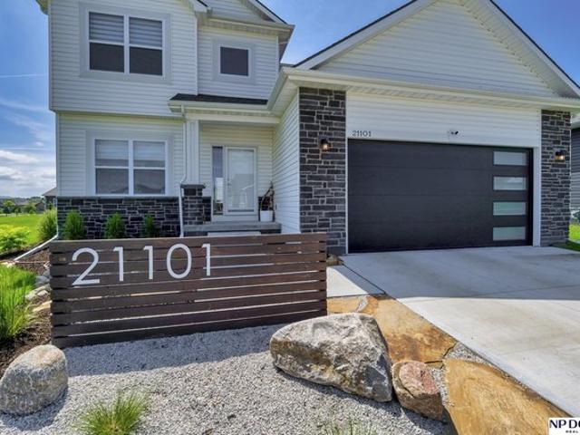 21101 Butler Ave, Elkhorn, NE 68022