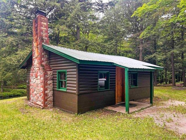 21104 Major Rd, Skanee, MI 49962