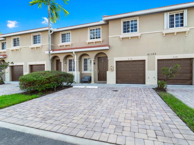 21105 NW 14th Pl, Unit 4, Miami Gardens, FL 33169 | MLS #R11164