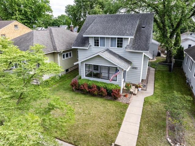 2110 Market St, La Crosse, WI 54601
