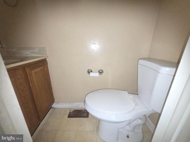 2110 Commodore Court