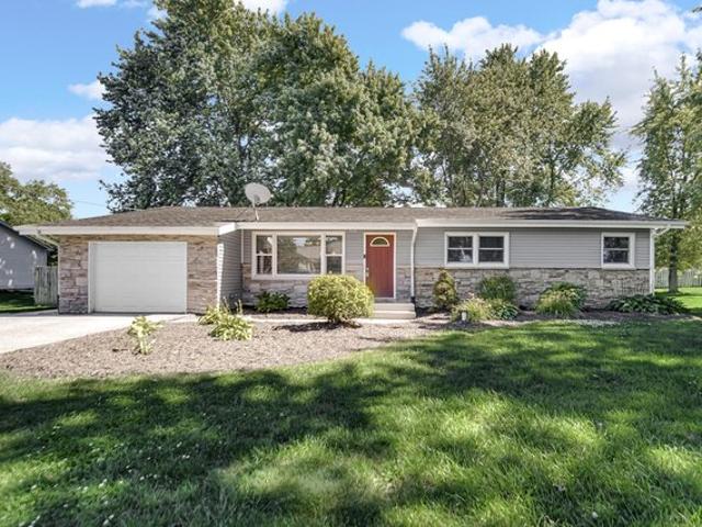 2110 Country Club Rd, Valparaiso, IN 46383