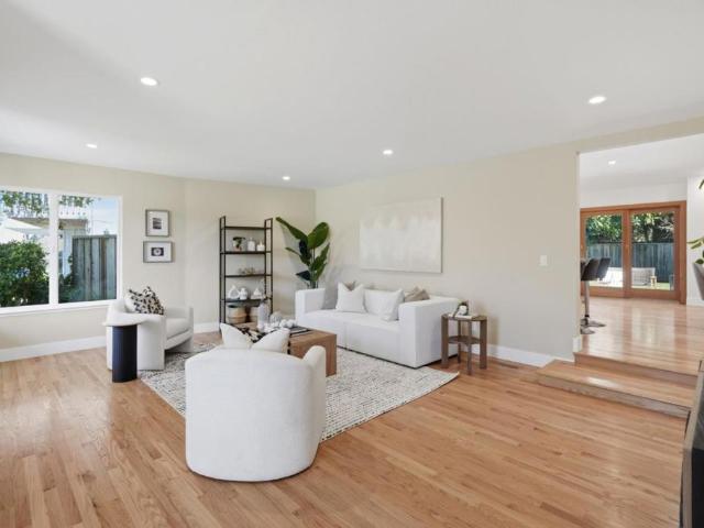 2110 Dolphin Drive