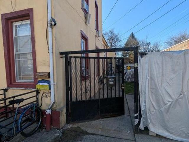 2110 E Wishart St, Philadelphia, PA