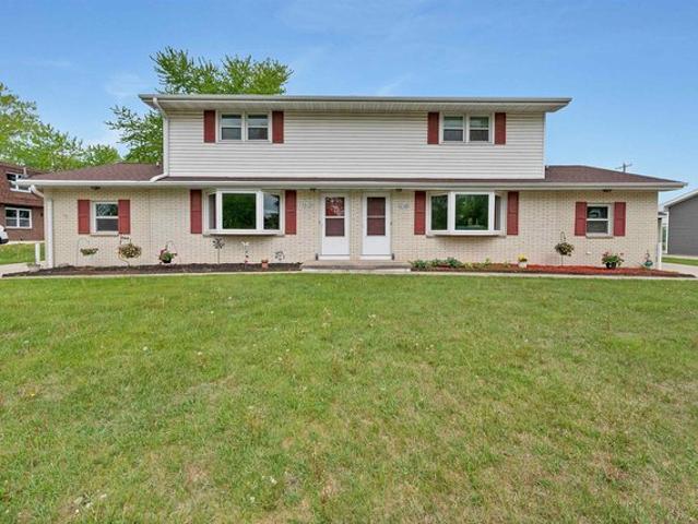 2110 Elmview Dr, Green Bay, WI 54304