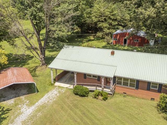 2110 Jay Bird Ln, Dukedom, TN 38226