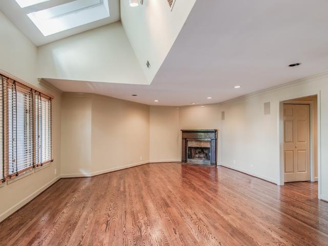 2110 Portland Ave # 303