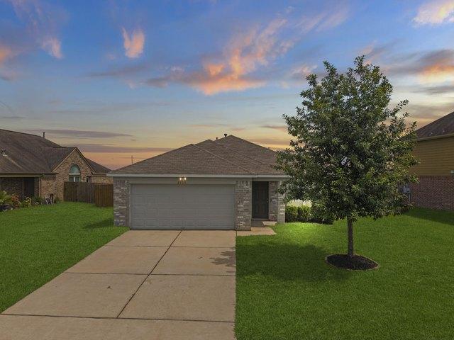 2110 Red Cedar Trl, Rosenberg, TX 77471