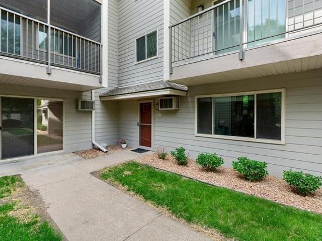 2110 Ridge Dr Apt 13, Saint Louis Park, MN 55416