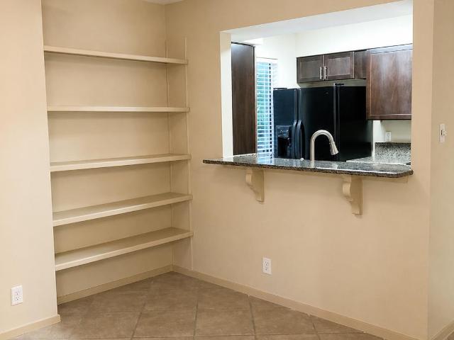 2110 Rio Grande St # 204