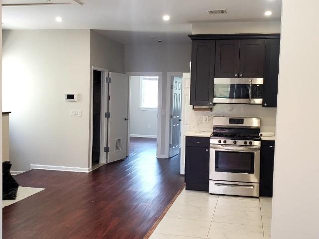 2110 Summit Ave # 2