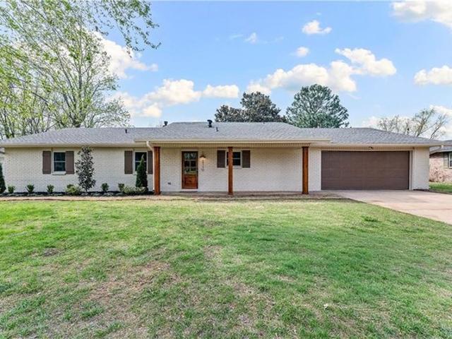 2110 SE 16th St, Bentonville, AR 72712