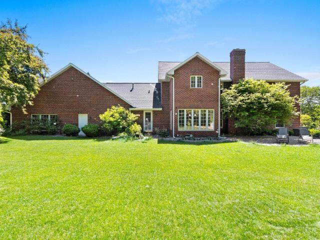 2110 SHADY Lane