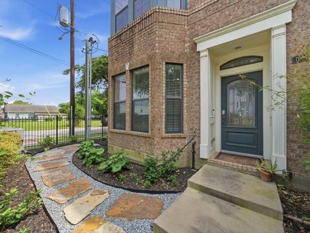2110 Shearn St Unit 16, Houston, TX 77007