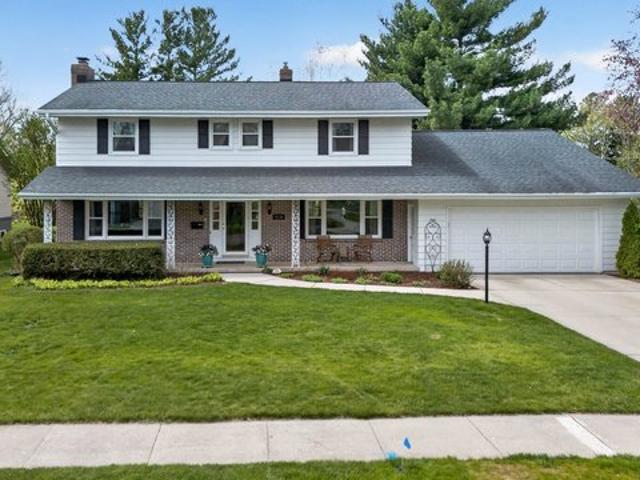 2110 Sheridan Dr, Madison, WI 53704