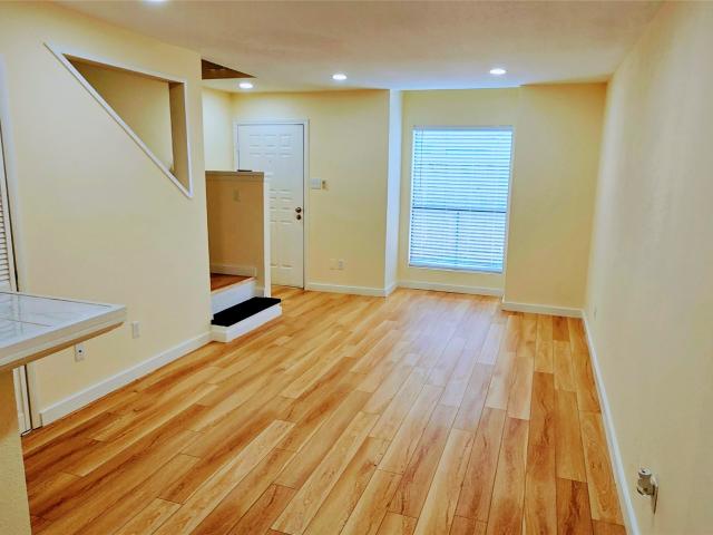 2110 Wilcrest Dr, Unit 111, Houston, TX 77042 | MLS #29395