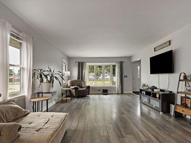 2110 16th Ave