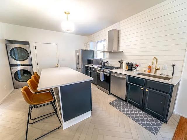2110 2112 N Palmer St 4 Bedroom Apartment for Rent at 2110 N Palmer St, Milwaukee, WI 53212 Brewer's Hill