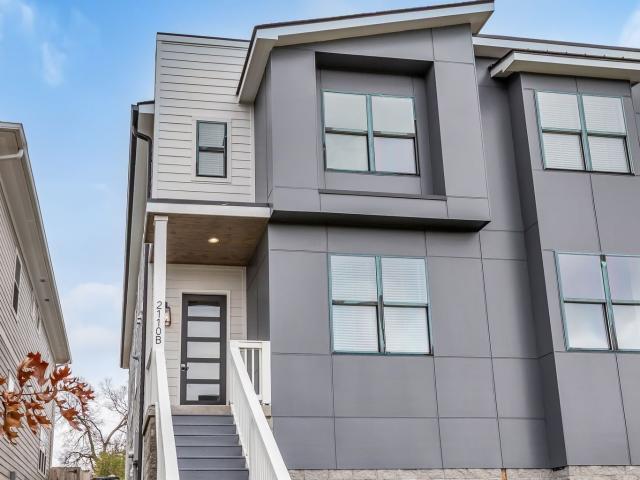 2110B 11th Ave N