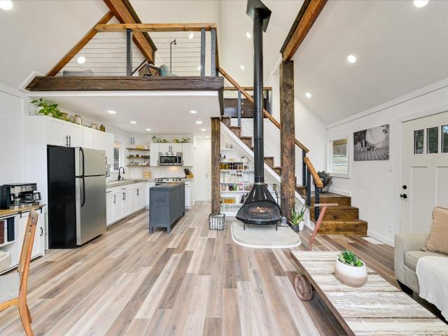 21112 Brewer Ln