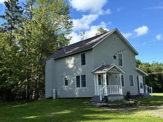 2111 Maplewood Rd, Jefferson Township, PA 18436