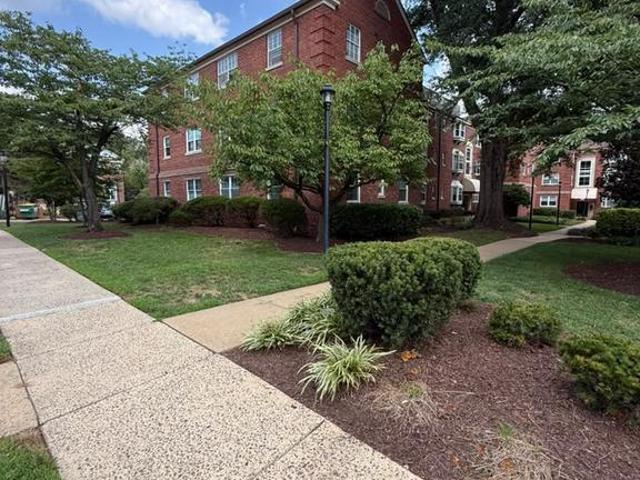 2111 N Scott Street # 62