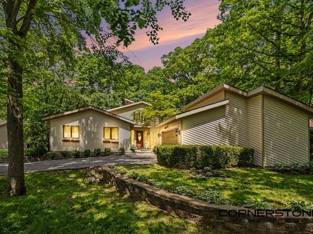 2111 Northridge Dr NE, Grand Rapids, MI 49525