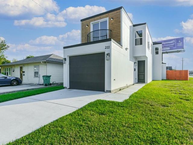 2111 Ontario St, Baytown, TX 77520