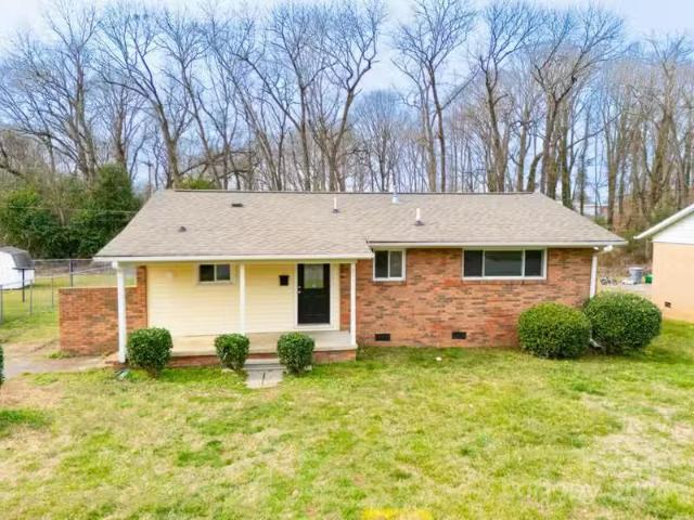 2111 ABELWOOD RD, CHARLOTTE, NC 28216 Single Family Residence.