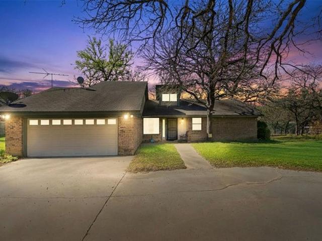 2111 Dorothy Ln, Sanctuary, TX 76020
