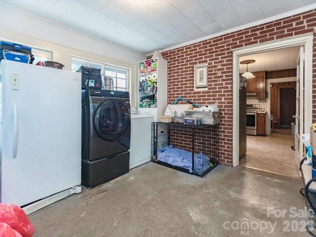 2111 Emmanuel Church Rd, Conover, NC 28613