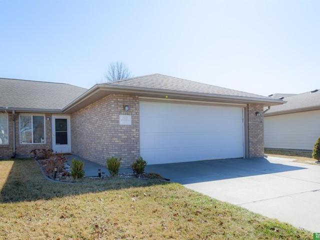 2111 Kingswood Cir, Lincoln, NE 68521