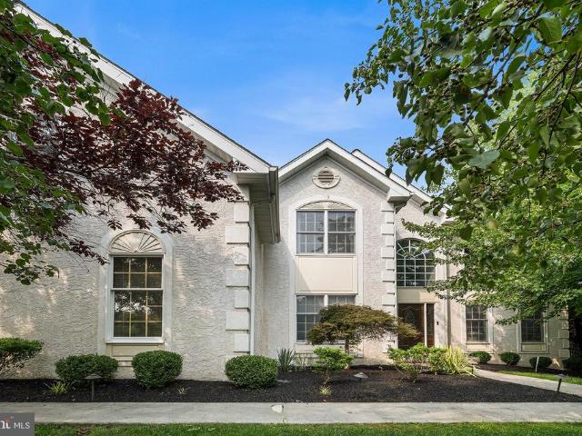 2111 Peregrine Circle