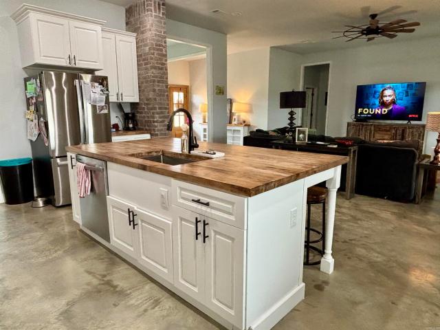 2111 Ponderosa Dr