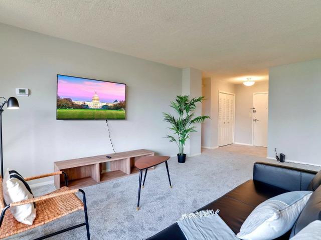 2111 Richmond Highway 2 Bedroom Apartment for Rent at 2111 Richmond Hwy #1022401P, Arlington, VA 22202 Crystal City Shops