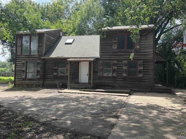 2111 SW Plass Ave, Topeka, KS 66611