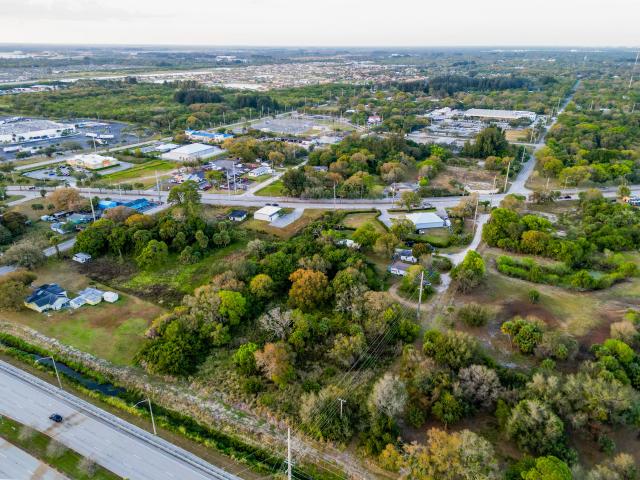 2111 S 37th St, Fort Pierce, FL 34947 | MLS #R11156