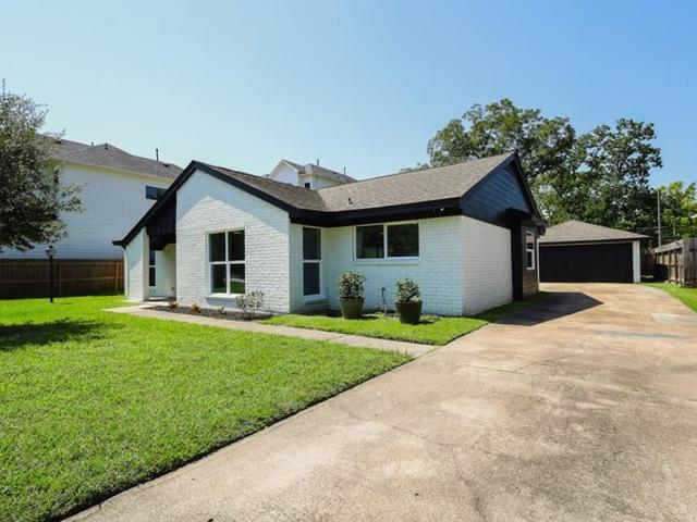 2111 Wycliffe Dr, Houston, TX 77043