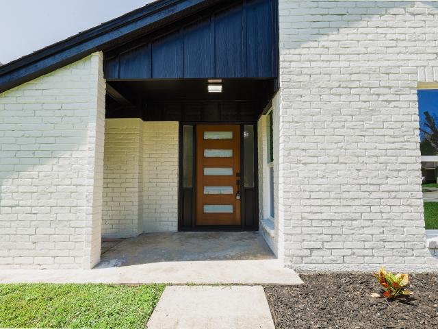2111 Wycliffe Drive