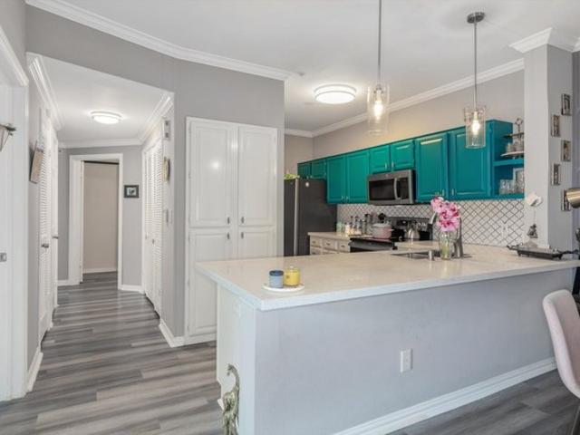 2111 Welch St Apt B201, Houston, TX 77019