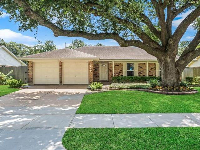 2111 Willow Blvd, Pearland, TX 77581