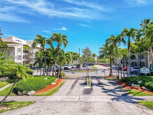 21121 SW 85th Ave Apt 308, Cutler Bay, FL 33189