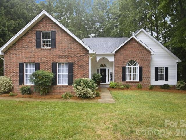 21126 Townwood Dr, Cornelius, NC 28031
