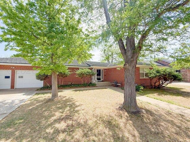 2112 Mary Ellen St, Pampa, TX 79065