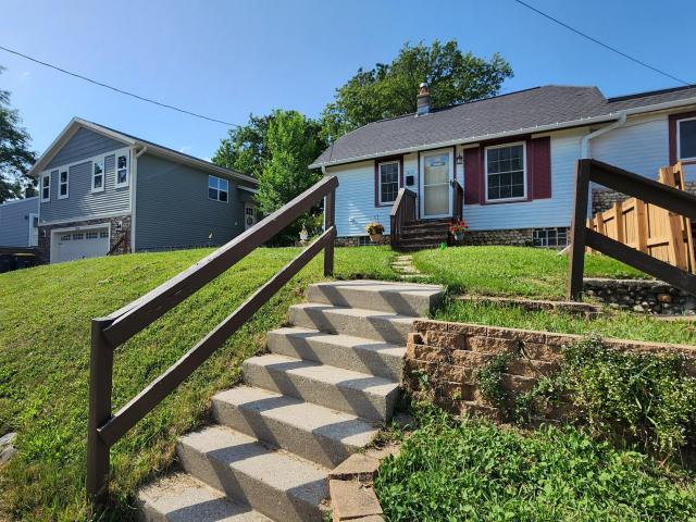 2112 Norton Ave