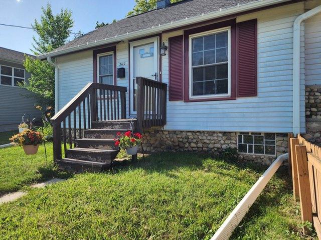 2112 Norton Ave, Waukesha, WI 53188