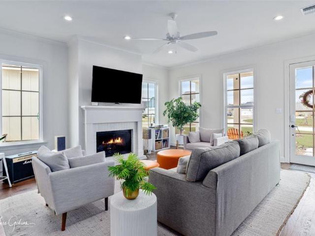 2112 Old Grove Circle