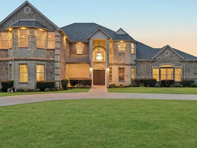 2112 Becky Ln, Cedar Hill, TX 75104