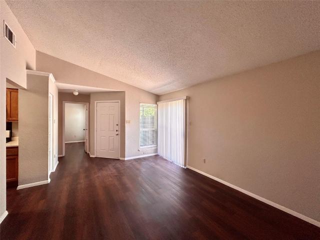 2112 Cedar Bend Dr